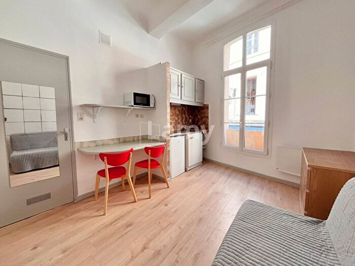 Centre Ville, Aix-en-Provence : Appartement 1 pièce à louer