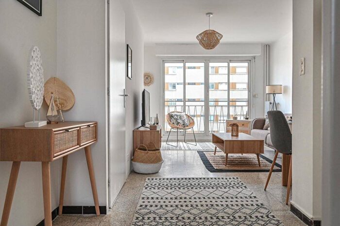 Appartement à louer - Sainte Marguerite, Marseille ème arrondissement - 4 pièces - 3 chambres