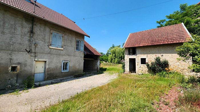 Essertenne-et-Cecey : Maison 7 pièces à vendre