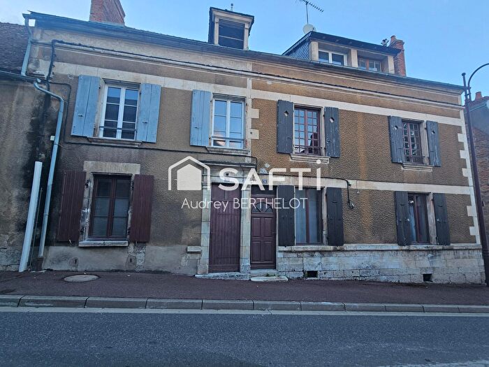 Maison à vendre - Saint-Satur - 8 pièces - 7 chambres
