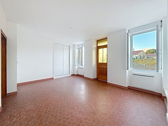 Maison à louer - Le Voide, Vihiers - 4 pièces - 3 chambres