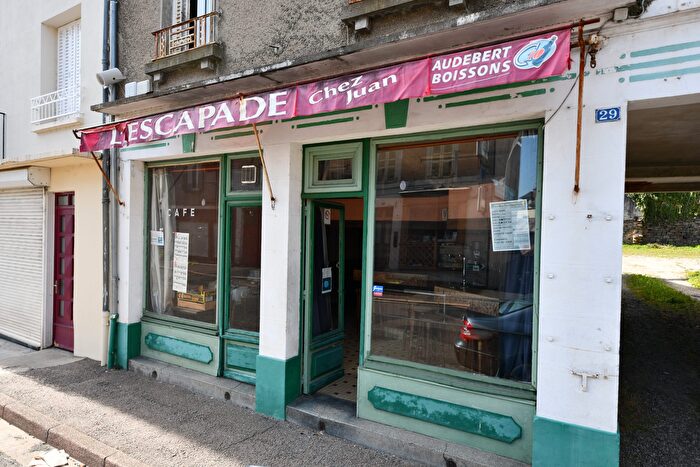 Mauriac - Maison 10 pièces à vendre