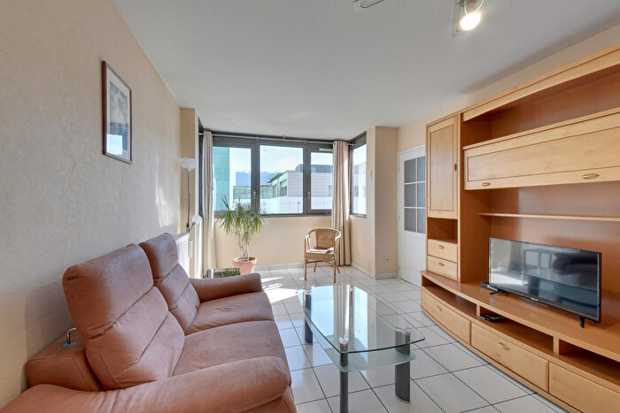 Appartement à vendre - Échirolles, Centre-ville - 2 pièces - 1 chambre