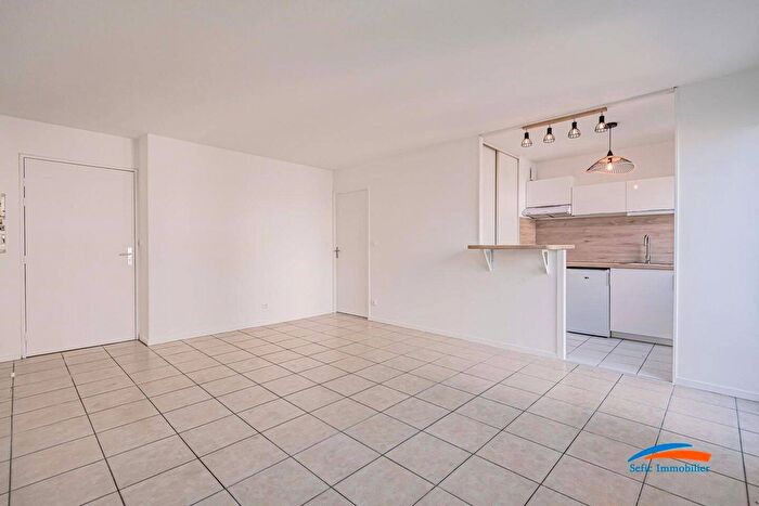 Appartement à louer - Cernay Jamin-Jean Jaurès-Epinettes, Reims - 1 pièce