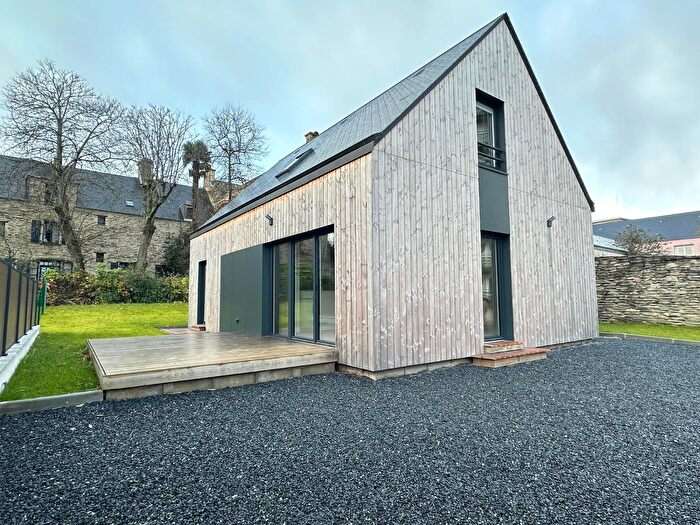 Maison à louer - Équeurdreville-Hainneville, Centre-ville - 4 pièces - 3 chambres