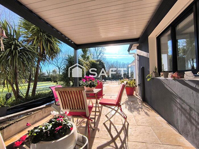 Maison à vendre - La Chapelle-Achard - 8 pièces - 5 chambres