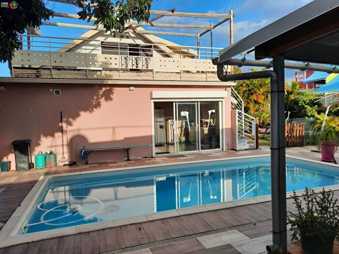 Maison 8 pièces à vendre à Sainte-Suzanne