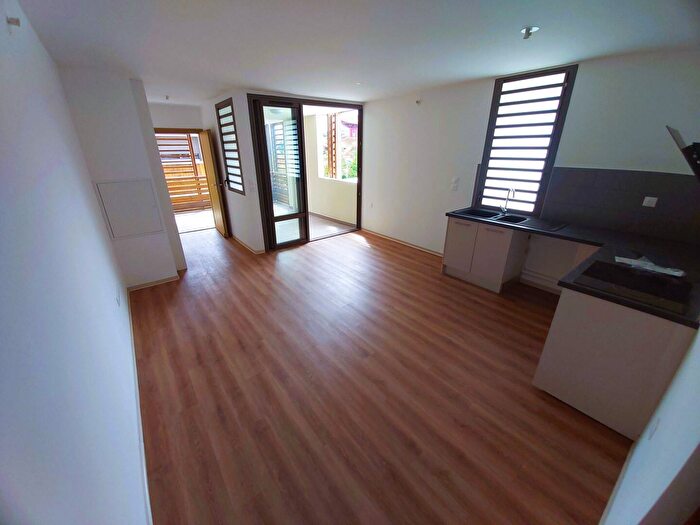 Appartement à louer - Saint-Pierre - 2 pièces - 1 chambre