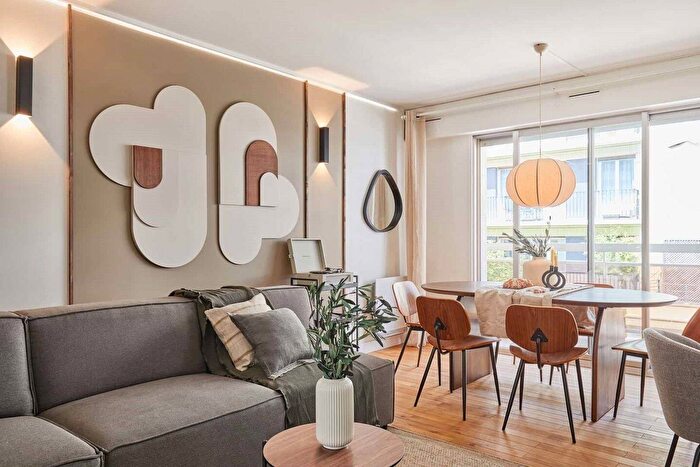 Appartement à louer - Muette Sud, Paris ème arrondissement - 3 pièces - 3 chambres