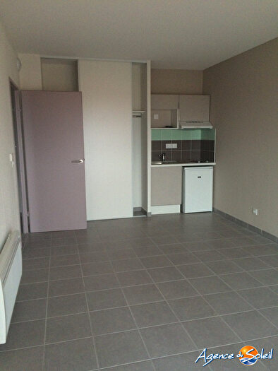 Appartement à louer - Narbonne, Bourg - 2 pièces - 1 chambre