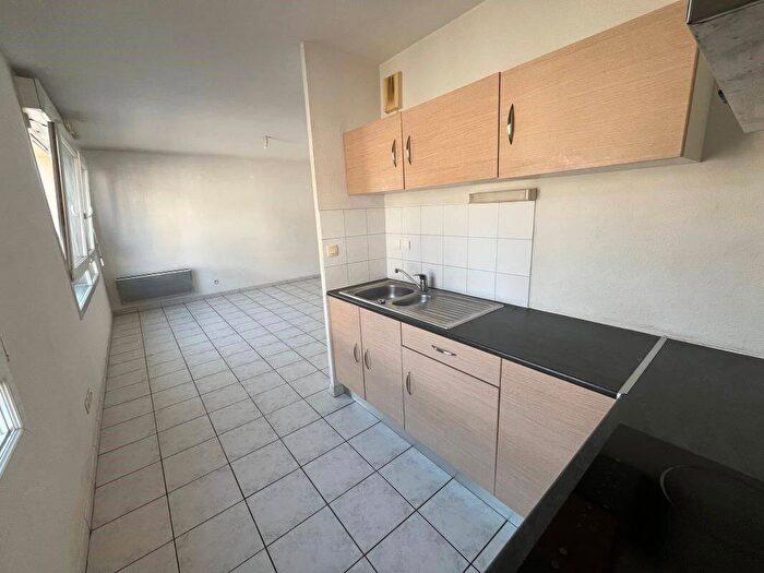 Centre Ville, Saint-Quentin : Appartement 2 pièces à louer