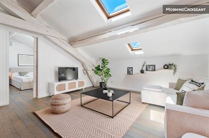 Appartement à louer - République, Cannes - 2 pièces - 1 chambre