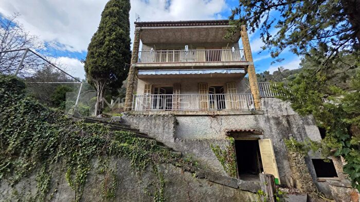 Maison à vendre - La Trinité - 6 pièces - 4 chambres