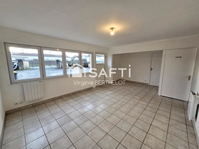 Maison à louer - Échiré - 2 pièces - 1 chambre