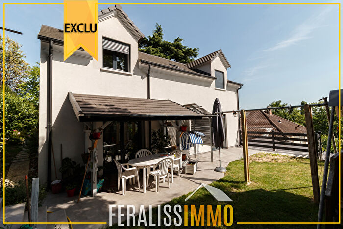 Vaux-sur-Seine : Maison 8 pièces à vendre