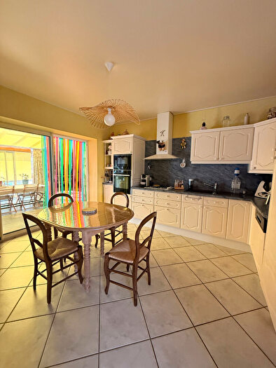 Maison 7 pièces à Grand-Corent, à vendre