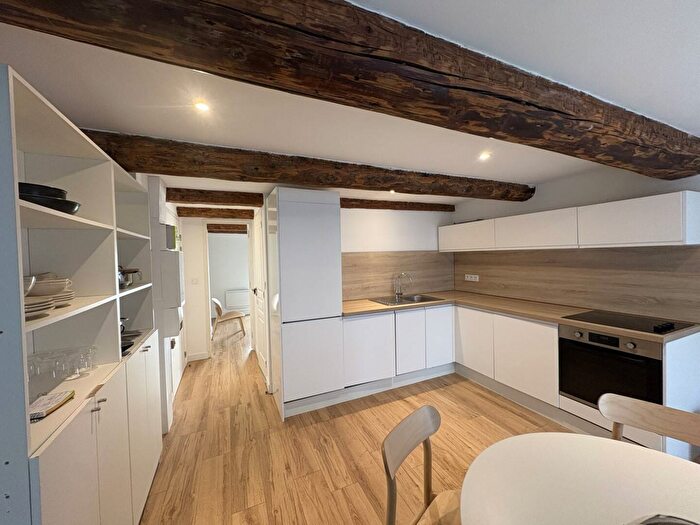 Appartement à louer - Palais de Justice, Marseille ème arrondissement - 2 pièces - 1 chambre