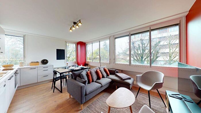 Appartement à louer - Larris, Fontenay-sous-Bois - 6 pièces - 5 chambres