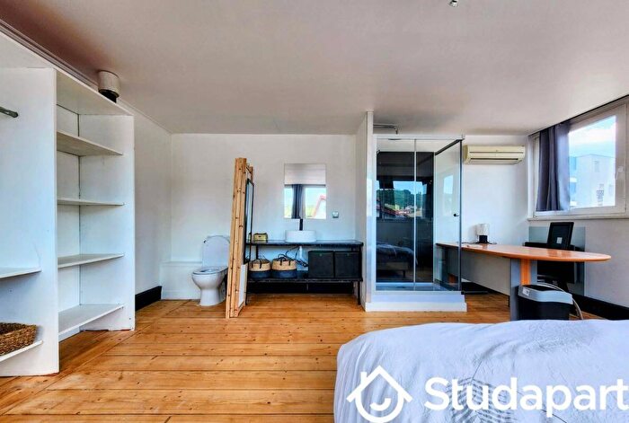 Appartement à louer - Meurthe et Canal, Maxéville - 1 pièce - 3 chambres