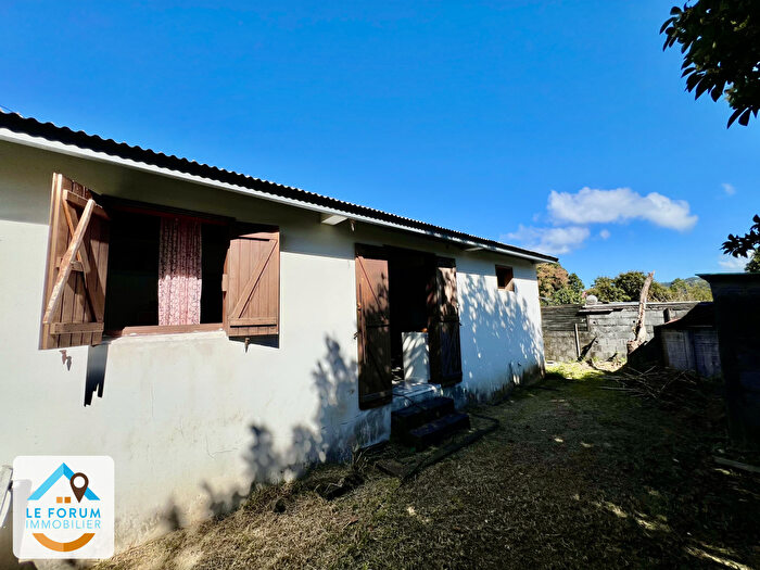 Maison à vendre - Saint-Joseph - 4 pièces - 3 chambres