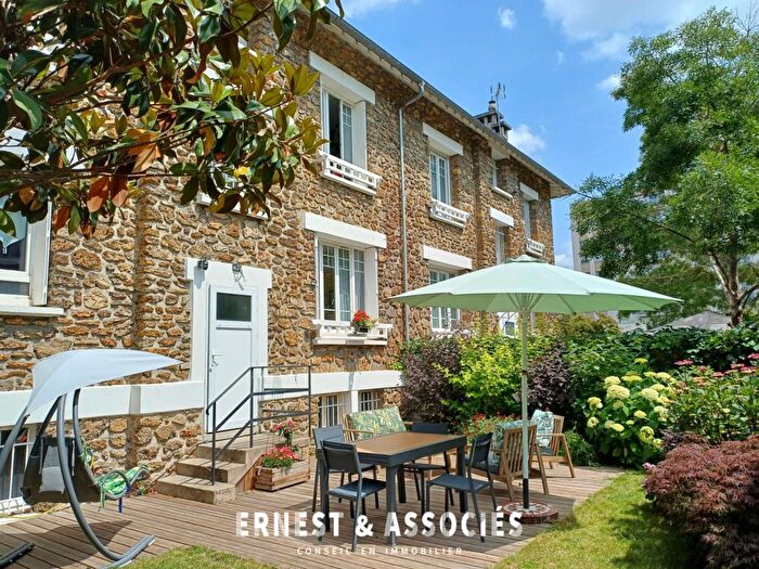Villemomble, Centre-ville, Orangerie : Maison 9 pièces à vendre