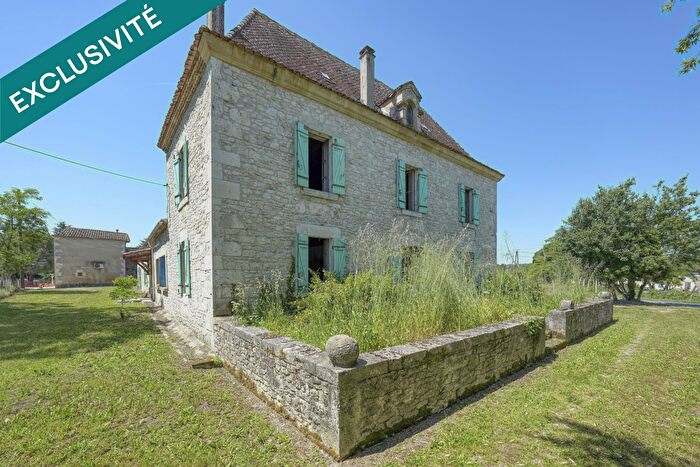 Thénac : Maison 12 pièces à vendre