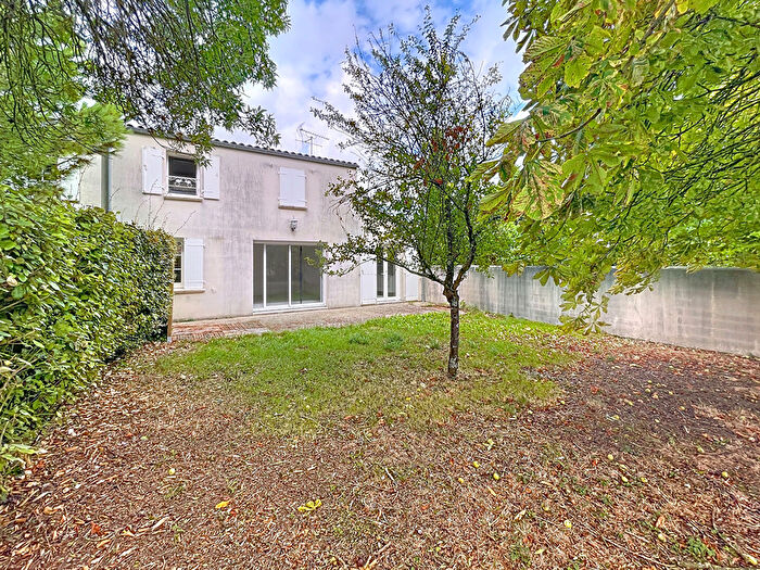 Maison à vendre - Saint-Xandre - 6 pièces - 4 chambres