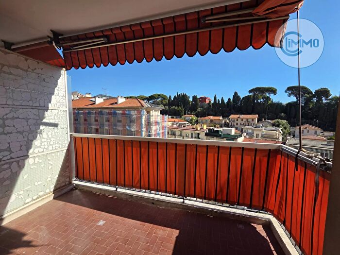 Nice, Saint-Sylvestre : Appartement 4 pièces à vendre