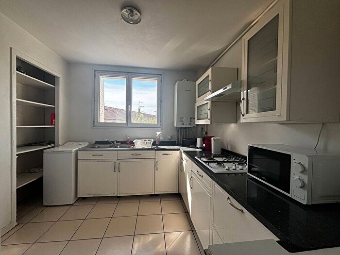 Croix Luizet, Villeurbanne : Appartement 4 pièces à louer