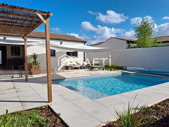 Maison à vendre - Niort, Sainte-Pezenne - 6 pièces - 4 chambres