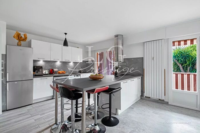 Appartement à vendre - Cannes, Croix des Gardes - 3 pièces - 2 chambres