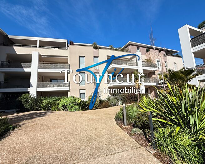 Appartement à vendre - Sanary-sur-Mer, Centre-ville, Port - 3 pièces - 2 chambres