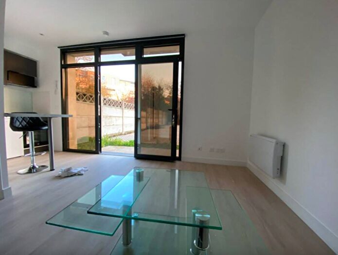 Appartement à louer - Prévoyants-Chanteloup-Pont de lUnion, Aulnay-sous-Bois - 1 pièce