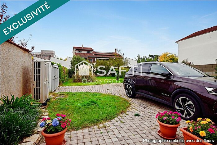 Maison à vendre - Roussillon - 4 pièces - 3 chambres