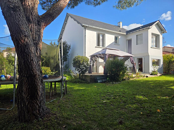 Mouilleron-le-Captif : Maison 8 pièces à vendre