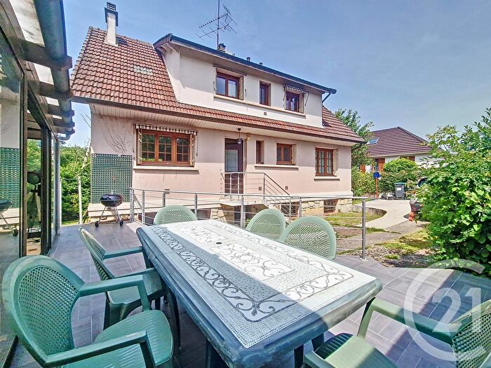 Maison à vendre - Brunoy, Nord - 9 pièces - 6 chambres