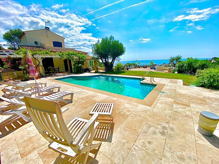 Maison à vendre - Fréjus, Saint-Aygulf - 8 pièces - 6 chambres