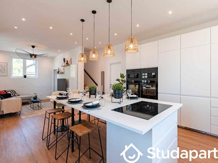 Appartement à louer - Parilly-Jules Guesde, Vénissieux - 1 pièce - 1 chambre