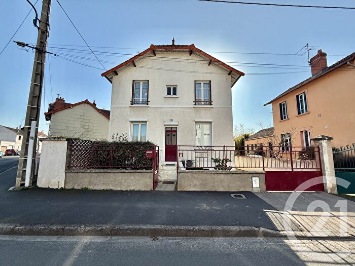 Maison à vendre - Moulins, Gâteaux, Clos de Bourgogne - 6 pièces - 4 chambres