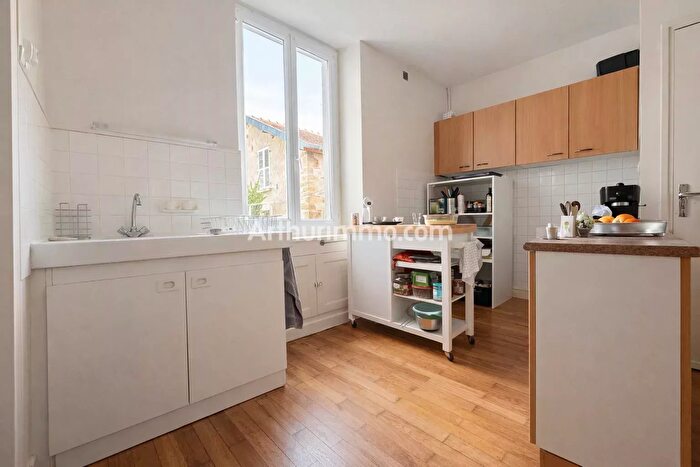 Appartement à louer - Lons-le-Saunier, Centre-ville - 2 pièces - 1 chambre