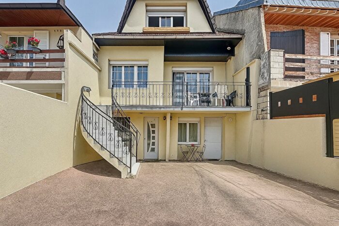 Appartement à vendre - Villeneuve-le-Roi, Plateau Gare - 2 pièces - 1 chambre