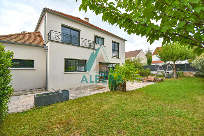 Maison à vendre - Crespières - 7 pièces - 5 chambres