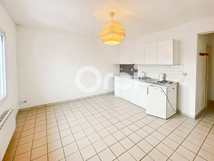 Appartement 2 pièces à Dernier Sou-Langevin-Charles de Gaulle, Boulogne-sur-Mer, à louer