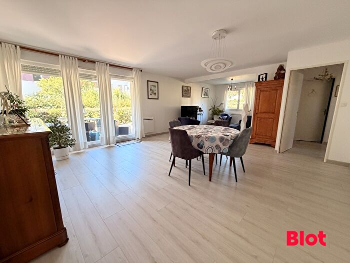Appartement 4 pièces à Le Rheu, à vendre