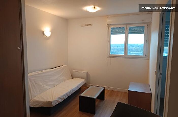 Appartement à louer - Chelles, Centre-ville, Gare, Abbesses - 2 pièces - 1 chambre