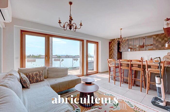 Saint-Priest, Centre-ville - Appartement 4 pièces à vendre