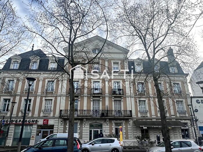 Appartement à vendre - Châtellerault, Centre-ville - 5 pièces - 3 chambres