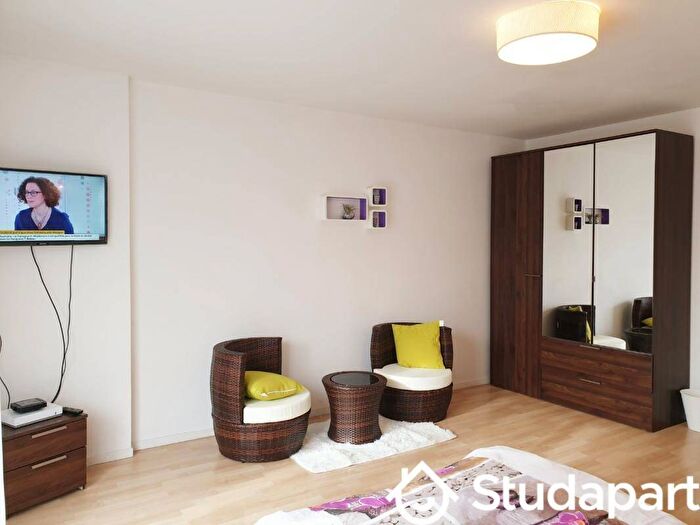 Appartement à louer - Canal, Évry-Courcouronnes - 1 pièce - 1 chambre