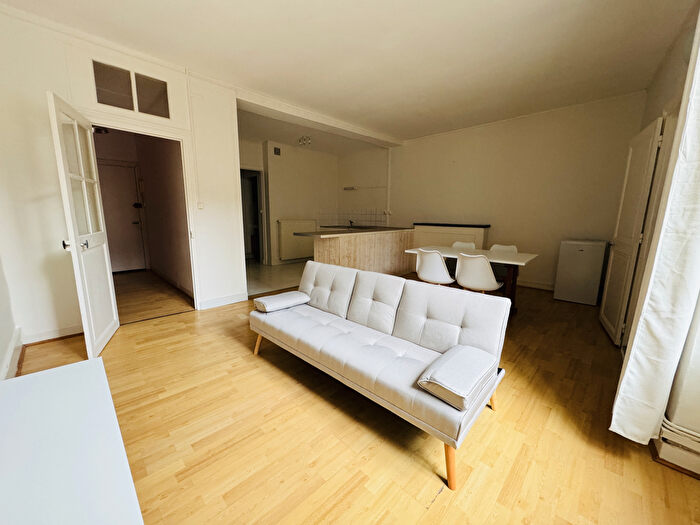 Appartement à louer - Poitiers, Centre-ville - 3 pièces - 2 chambres