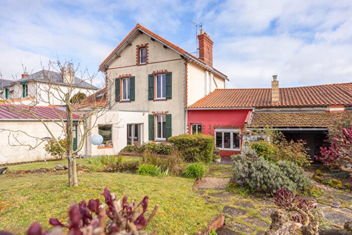 Maison à vendre - Champtoceaux - 7 pièces - 5 chambres